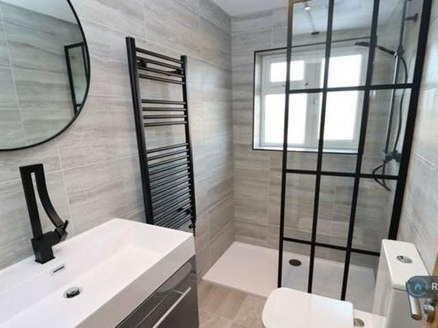 1 bedroom flat for rent in Fielding Road Street BA16