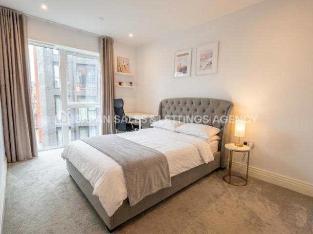 1 bedroom flat for rent in Filmworks Walk, Ealing, W5