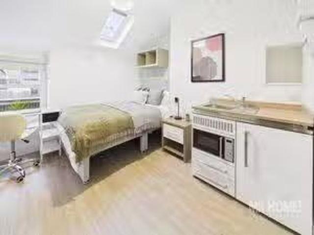 1 bedroom flat for rent in Fitzhamon Embankment, Cardiff, CF11