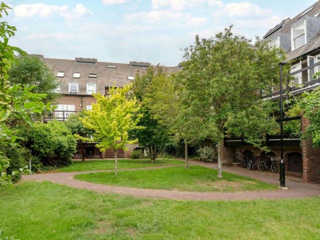 1 bedroom Flat for rent in Folly Bridge Court, Oxford OX1 1SW