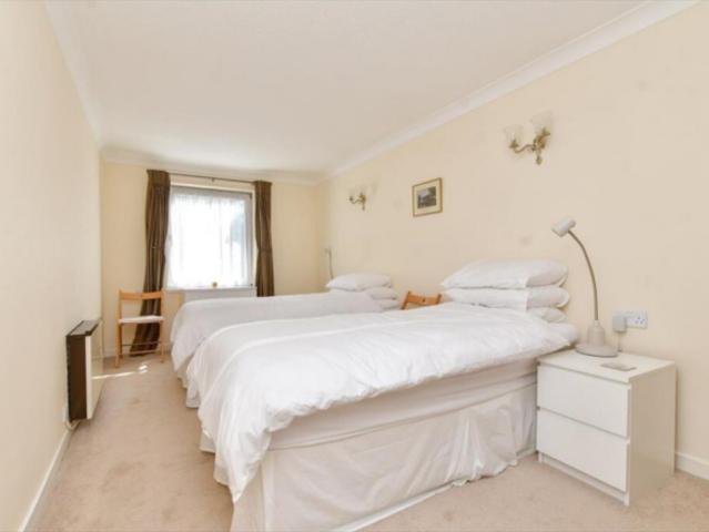 1 bedroom flat for rent in Forest Dene Court, Cedar Road, SM2