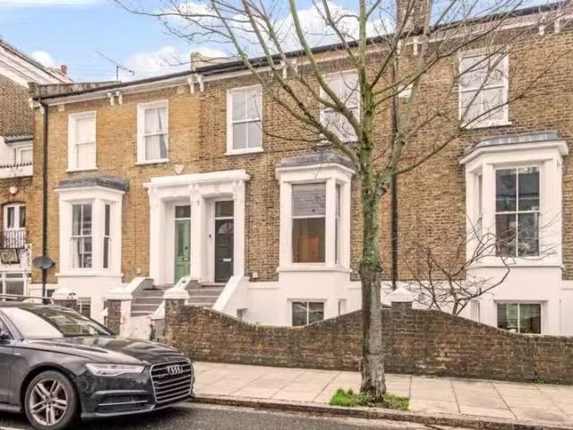 1 bedroom flat for rent in Forest Road, London Fields, E8