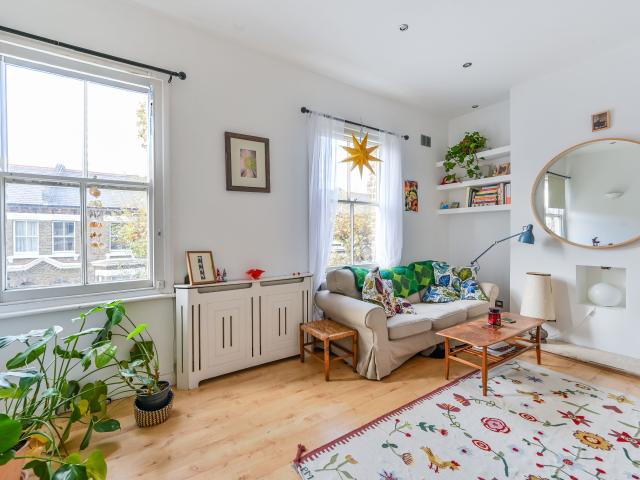 1 Bedroom Flat for Rent in Fourth Avenue | Foxtons