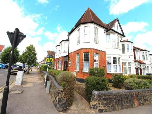 1 bedroom flat for rent in Fox Lane, N13