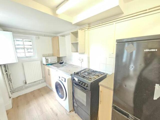 1 bedroom flat for rent in Flat A, Graham Road, Hackney, London, E8