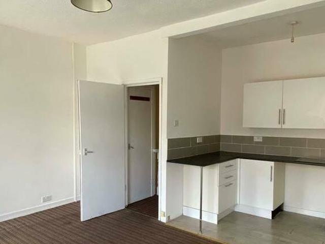 1 bedroom flat for rent in Flat B 38 High Street NP12