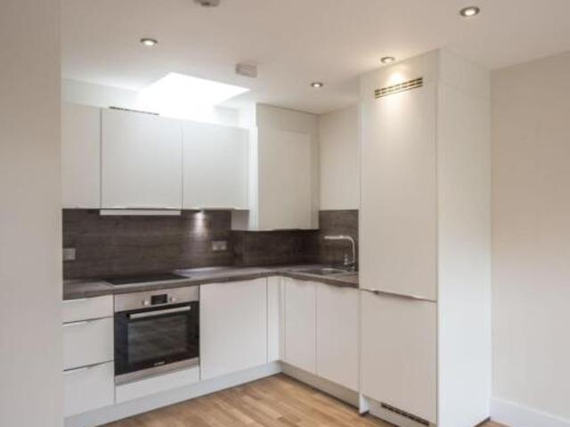 1 bedroom flat for rent in Flat 14, Centre Court, Oakleigh Road North, N20