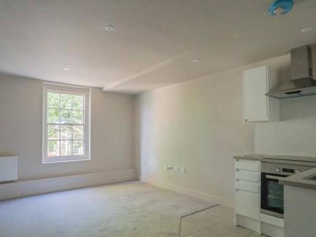 1 bedroom flat for rent in Flat 1 104 High Street Epping Essex CM16 4AF CM16