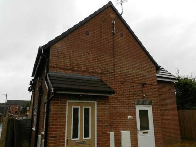 1 bedroom flat for rent in Flat 1 128 Lower Thrift Street Northampton Northamptonshire NN1