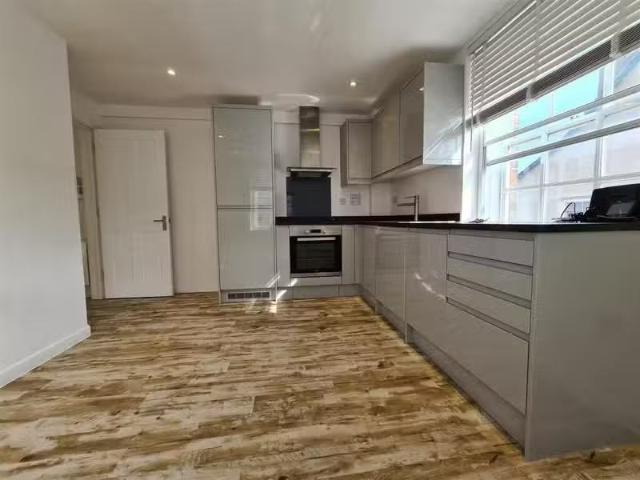 1 bedroom flat for rent in Flat 1, 42 High Street, Saffron Wal.