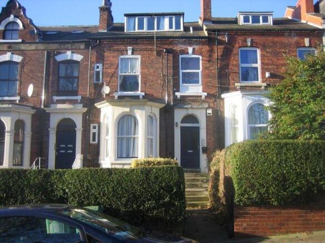 1 bedroom flat for rent in Flat 4, 13 Victoria Terrace, Leeds, LS3 1BX. LS3