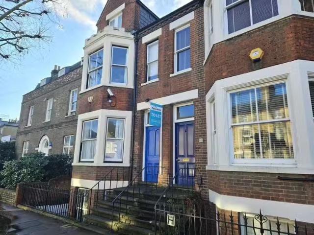 1 bedroom flat for rent in Flat 5, 24 Newmarket Road, Cambridg.