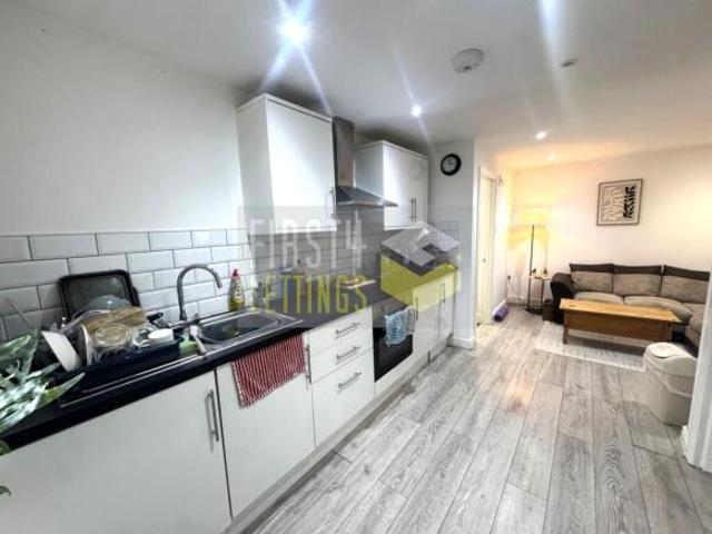 1 bedroom flat for rent in Fleetwood Road, Clarendon Park, LE2