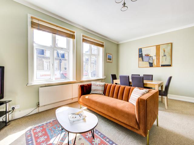 1 Bedroom Flat for Rent in Fulham Palace Road | Foxtons