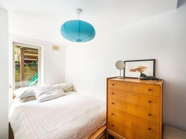 1 bedroom flat for rent in Furlong Road, Highbury and Islington, London, N7