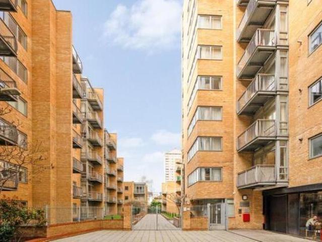 1 bedroom flat for rent in Gainsborough House, Cassilis Road, South Quay, Canary Wharf, London, E14 9LQ, E14