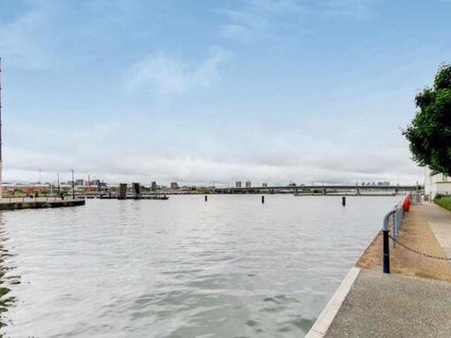1 Bedroom Flat For Rent In Gallions Reach, London