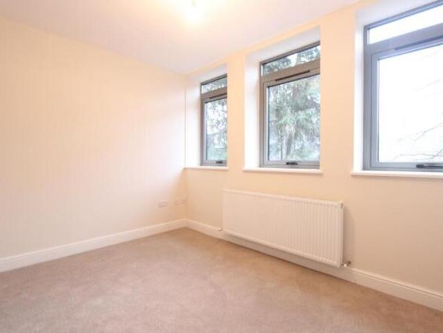 1 bedroom flat for rent in Garth Road, Morden, SM4