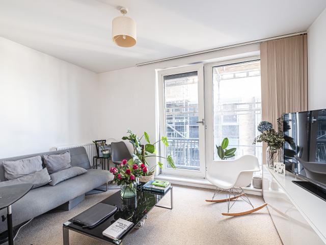 1 Bedroom Flat for Rent in Gaumont Tower | Foxtons