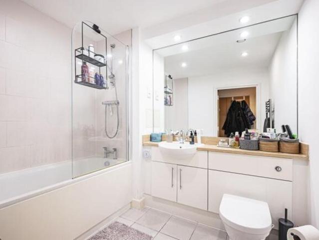 1 bedroom flat for rent in Gaumont Tower, Hackney, London, E8
