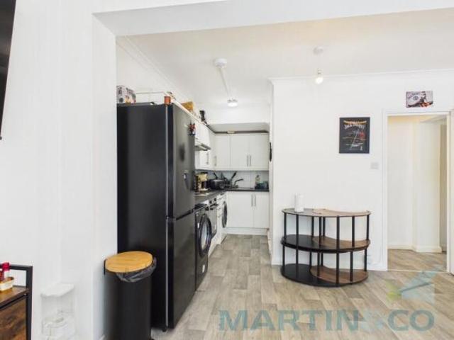 1 bedroom flat for rent in George Street, Brighton, BN2