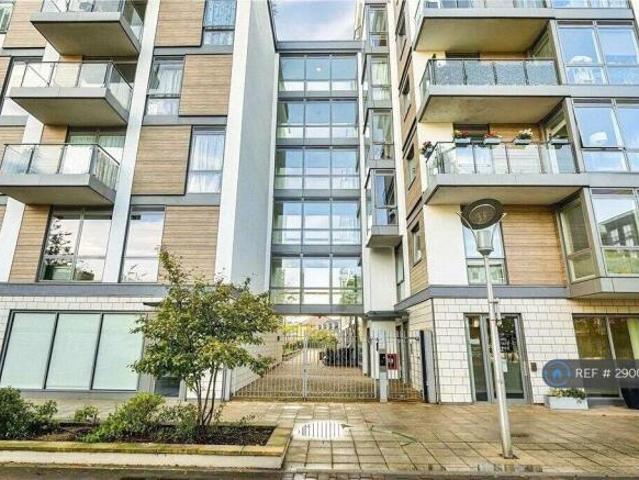 1 bedroom flat for rent in Gilbert House, London, TW8