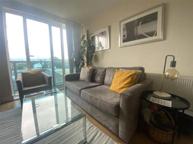 1 bedroom flat for rent in Gooch House, London, W6