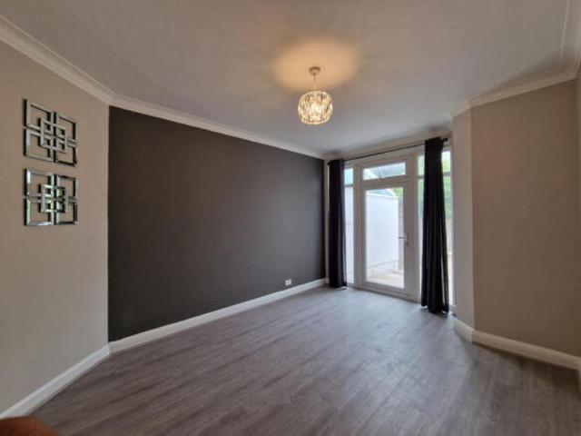1 bedroom flat for rent in Golders Manor Drive, NW11