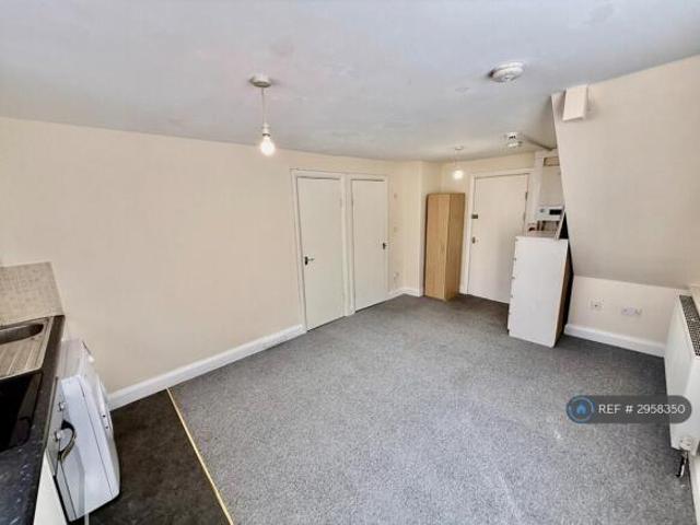1 bedroom flat for rent in Golders Green, London, NW11