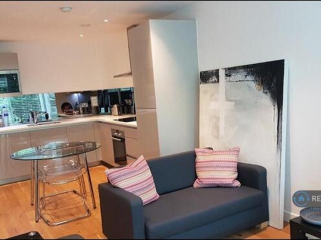 1 bedroom flat for rent in Goldhawk Road, London, W12