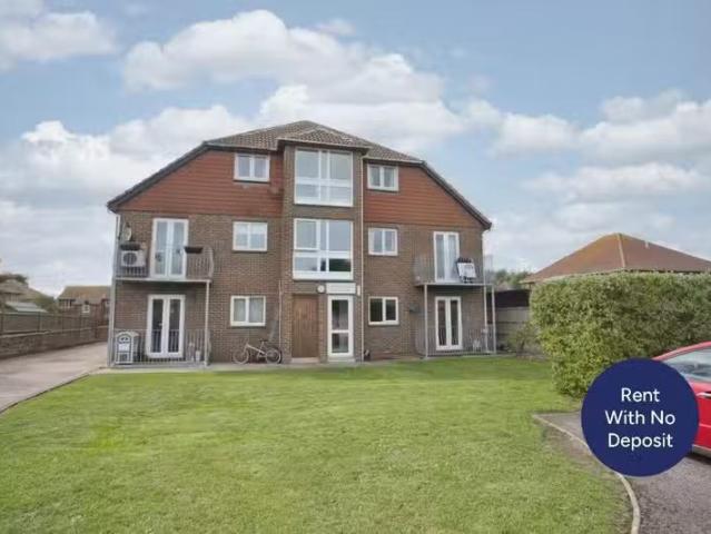 1 bedroom flat for rent in Golf Road, Deal, Kent, CT14