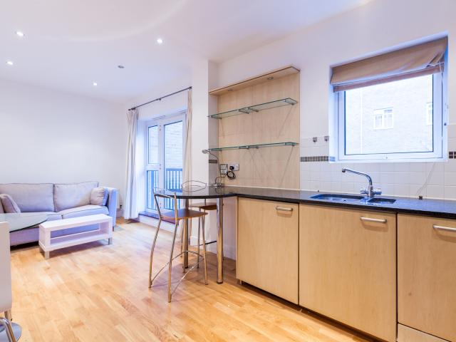 1 Bedroom Flat for Rent in Goswell Road | Foxtons