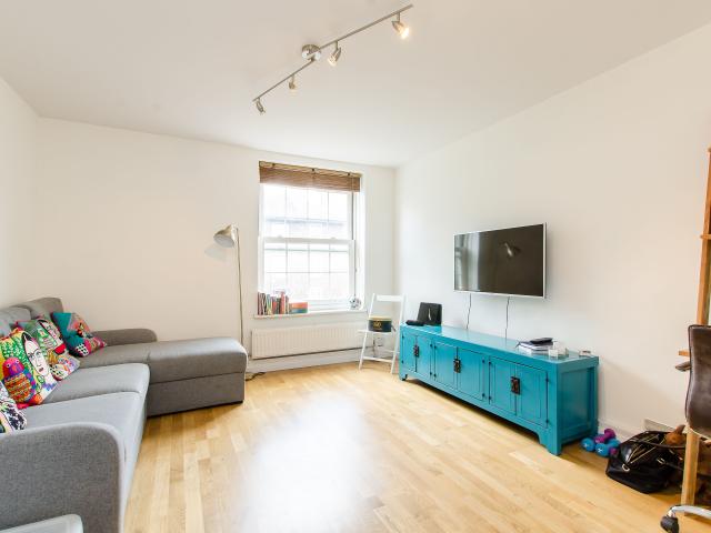 1 Bedroom Flat for Rent in Gosling Way | Foxtons