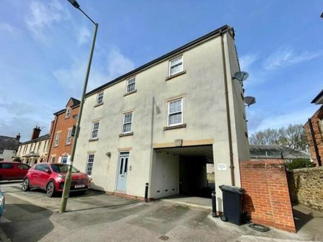 1 Bedroom Flat For Rent In Gloucester Street, Faringdon
