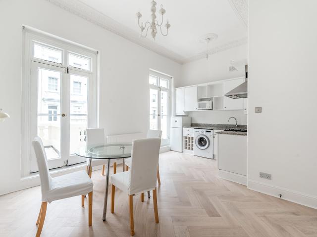 1 Bedroom Flat for Rent in Gloucester Street | Foxtons