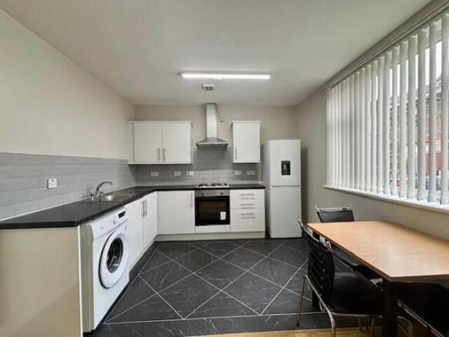 2 bedroom flat for rent in Gladstone Court, L8 7JY, L8