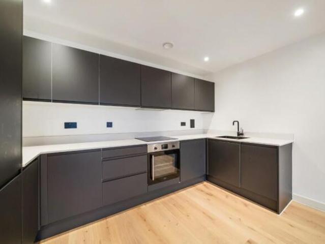1 bedroom flat for rent in Gladstone Park Gardens, London, NW2