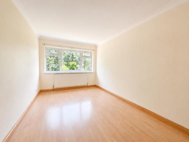 1 bedroom flat for rent in Gladstone Road, Watford, WD17