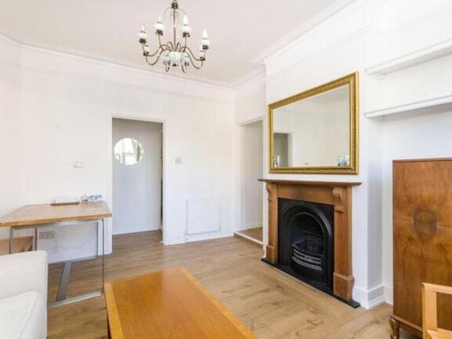 1 bedroom flat for rent in Gladstone Road, Wimbledon, London, SW19