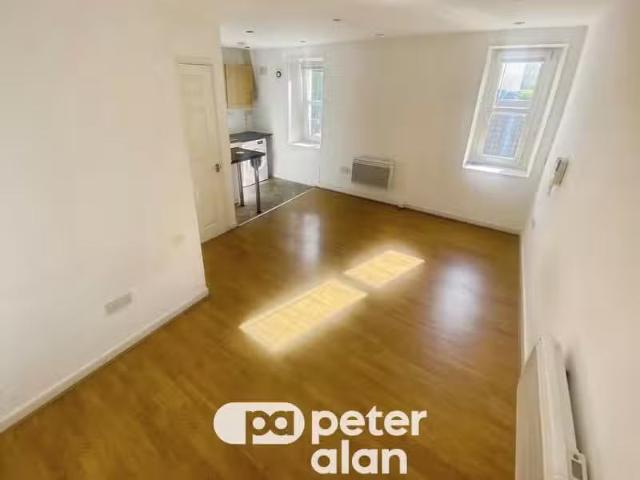 1 bedroom flat for rent in Glancynon Flat, Duffryn Street, CF45