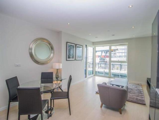 1 bedroom flat for rent in Glasshouse Gardens, Stratford, London, E20