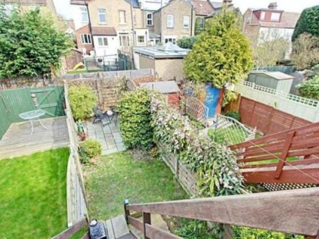 1 bedroom flat for rent in Glenville Avenue, Enfield, London, EN2