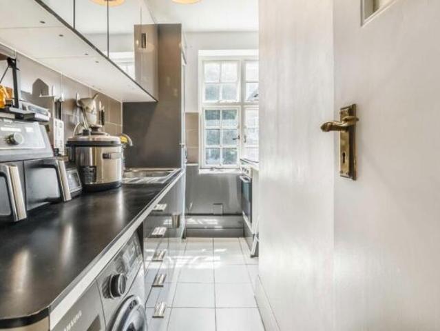 1 bedroom flat for rent in Grove End Road, St John's Wood, NW8