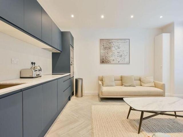 1 bedroom flat for rent in Grove Park Gardens, Grove Park, London, W4