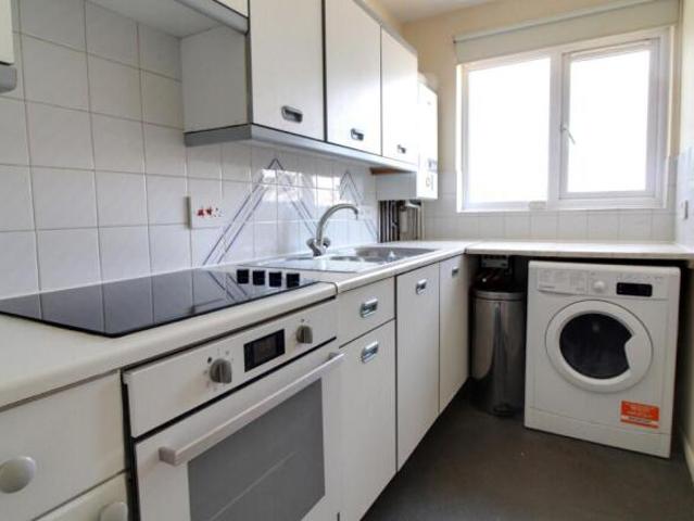 1 bedroom flat for rent in Grovebury Court, N14