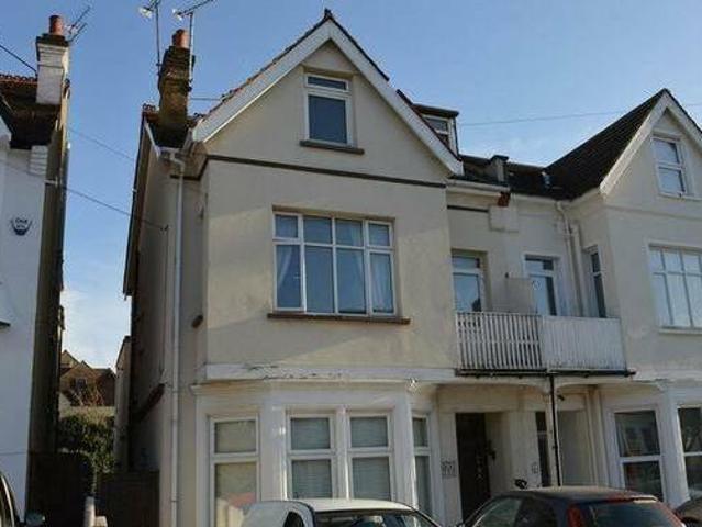 1 bedroom flat for rent in Grosvenor Road WestcliffOnSea SS0