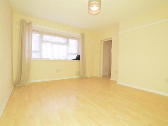 1 bedroom flat for rent in Grosvenor Road, London, E6