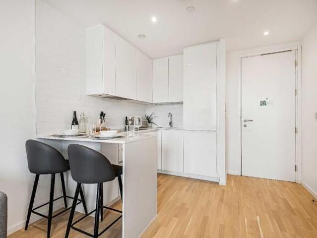 1 bedroom flat for rent in Gravity Co Reading Town Centre, 59 Queens Road, Reading, Berkshire, RG1