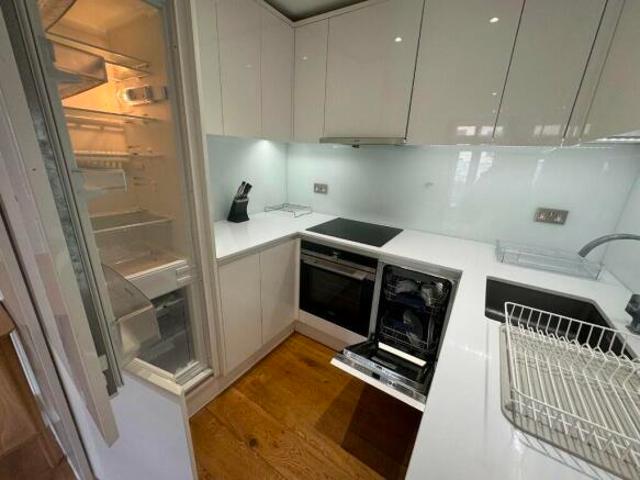 1 bedroom flat for rent in Grafton Mews, London, W1T