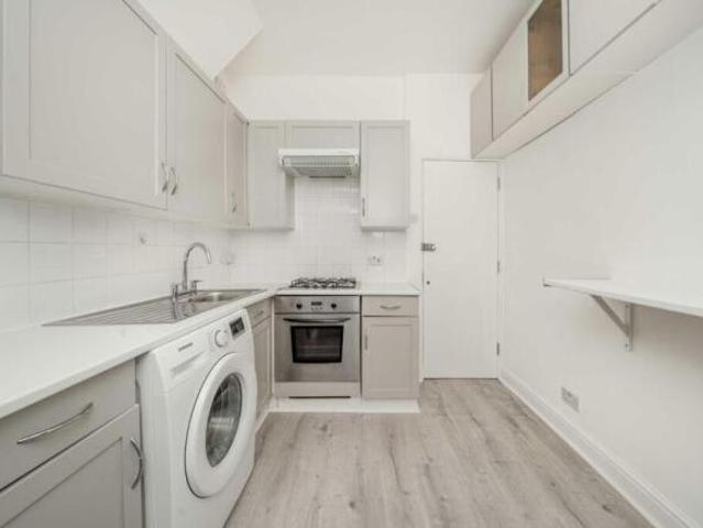 1 bedroom flat for rent in Graham Road, Chiswick, W4